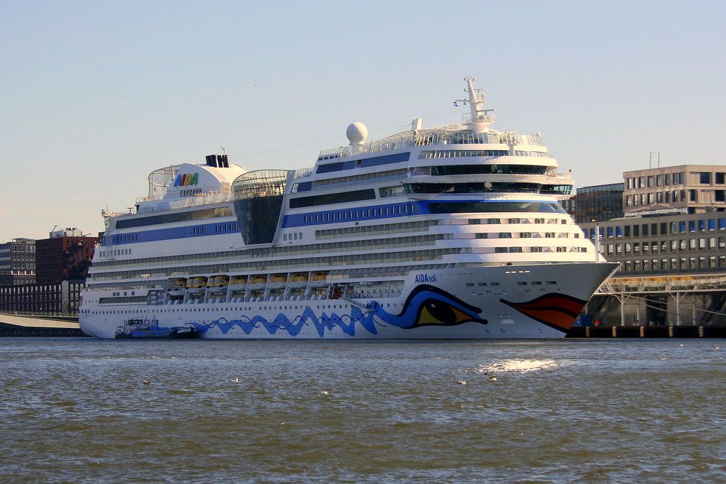 Review, Overview, Pros & Cons, and Essential Sailing Tips | AIDAsol ...