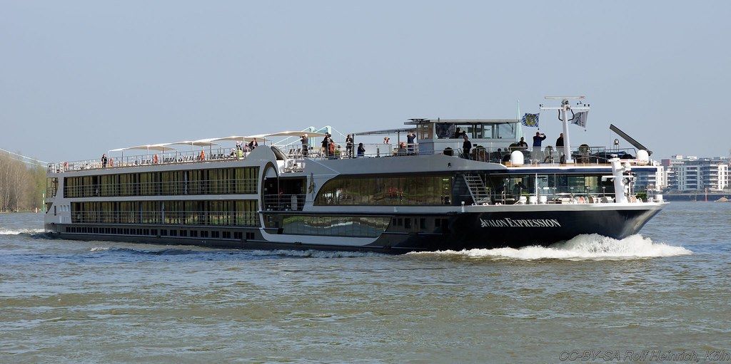 Review, Overview, Pros & Cons, and Essential Sailing Tips | Avalon ...