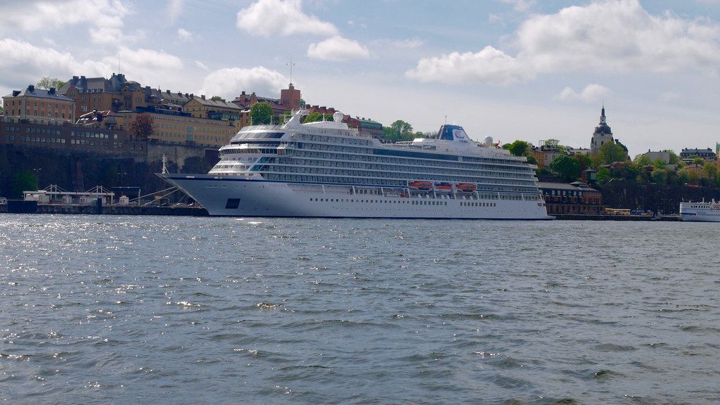 Review, Overview, Pros & Cons, and Essential Sailing Tips | Viking Sea ...